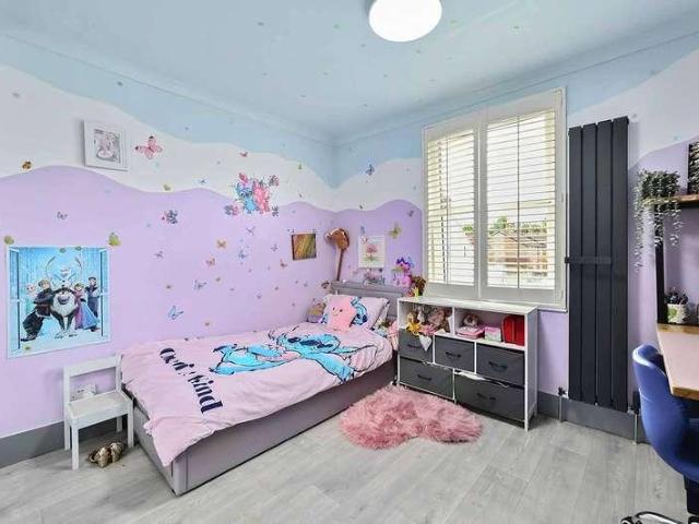 4 bed house for sale
