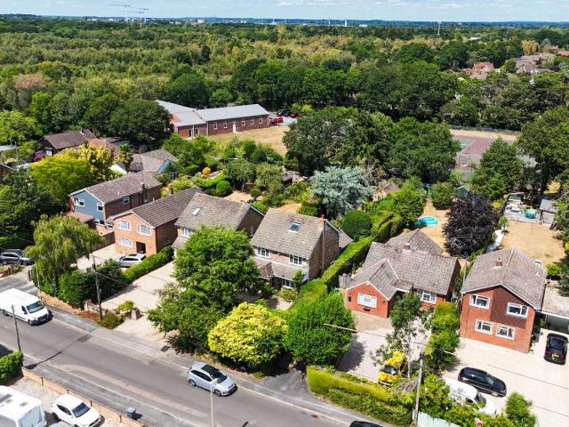 4 bed house for sale
