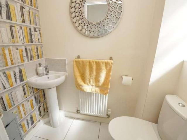 4 bed house for sale