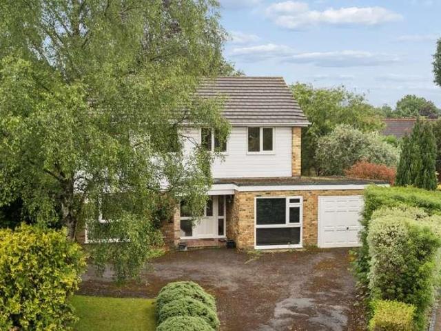 4 bed house for sale