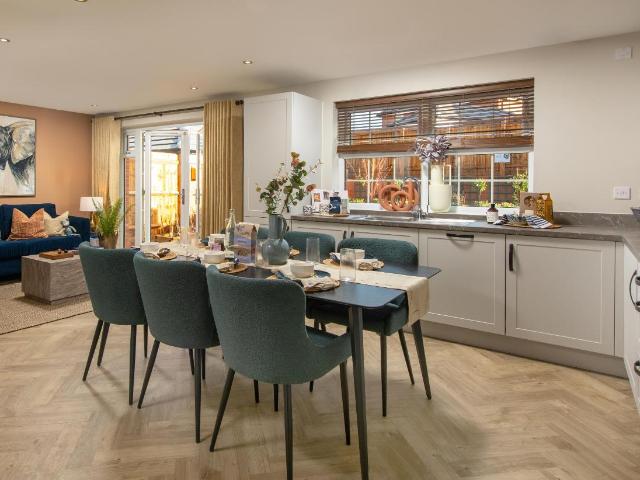 4 bed house for sale