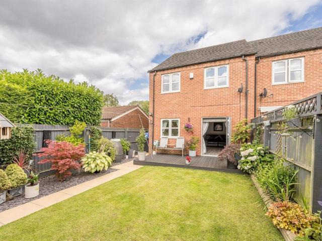 4 bed house for sale