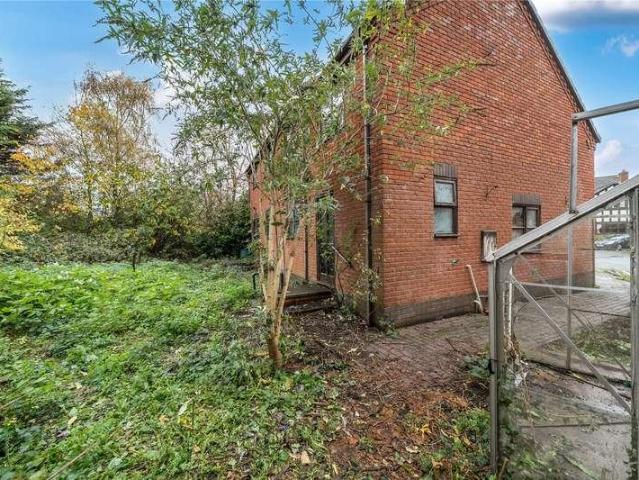 4 bed house for sale