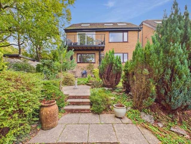 4 bed house for sale