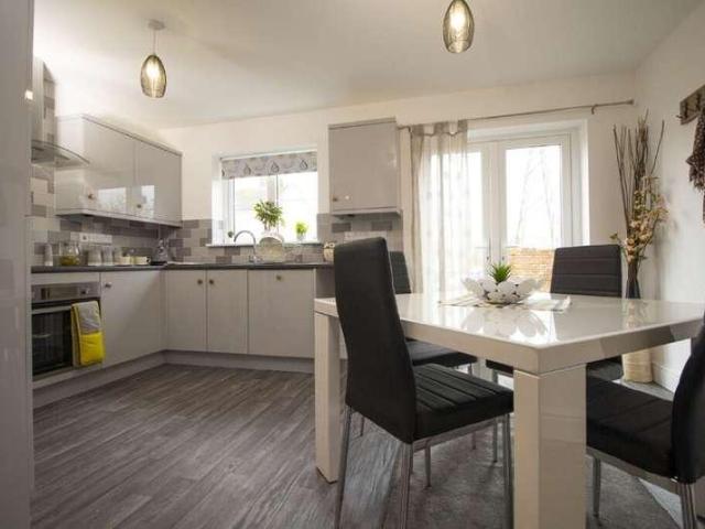 4 bed house for sale