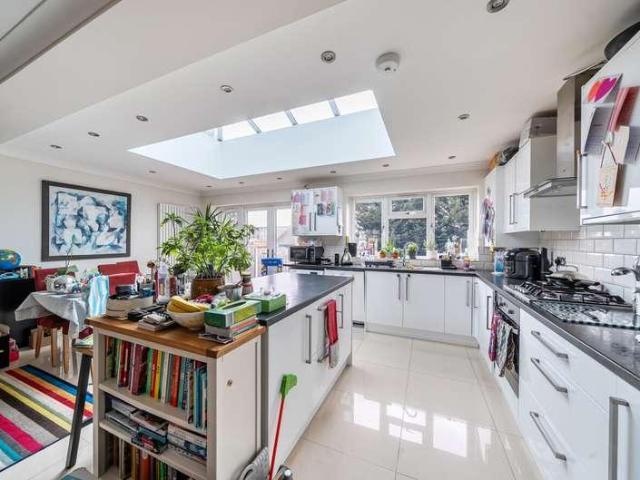 4 bed house for sale