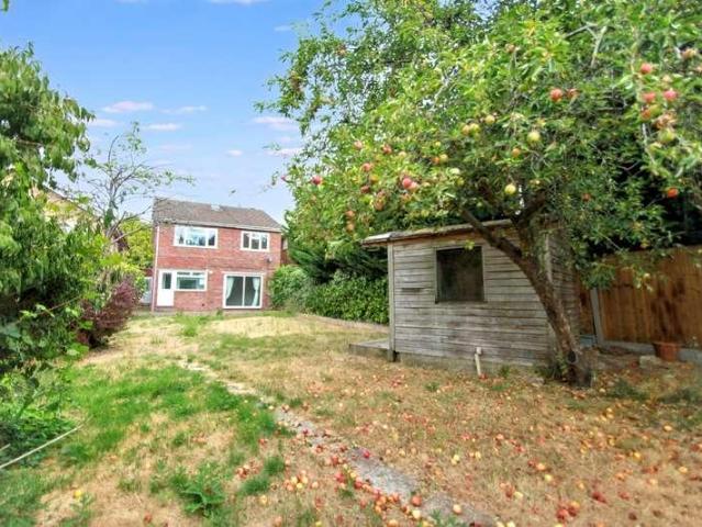 4 bed house for sale