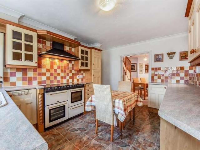 4 bed house for sale