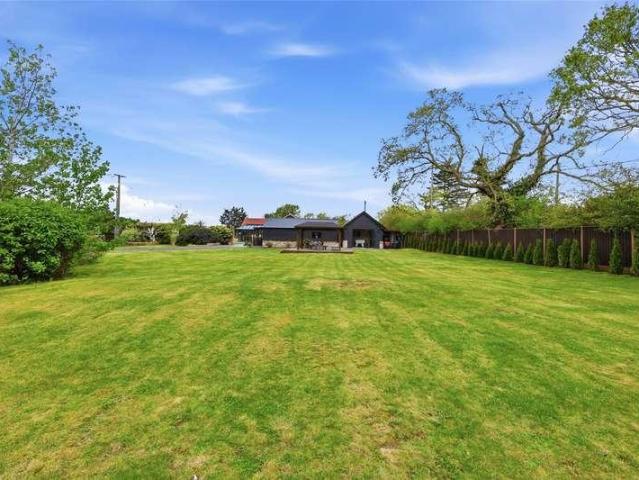 4 bed house for sale