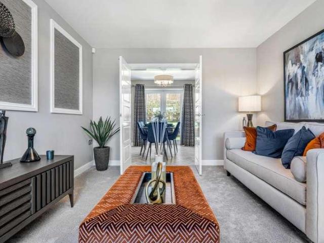 4 bed house for sale
