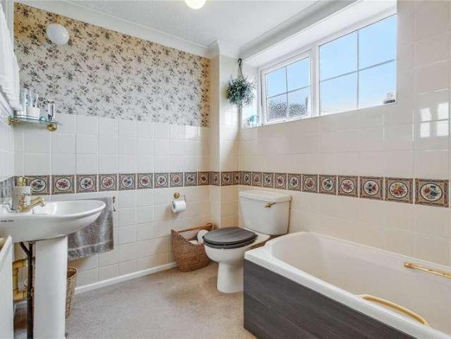 4 bed house for sale