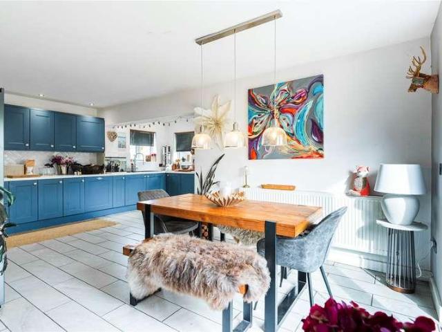 4 bed house for sale