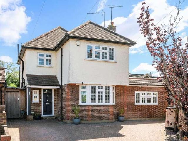 4 bed house for sale