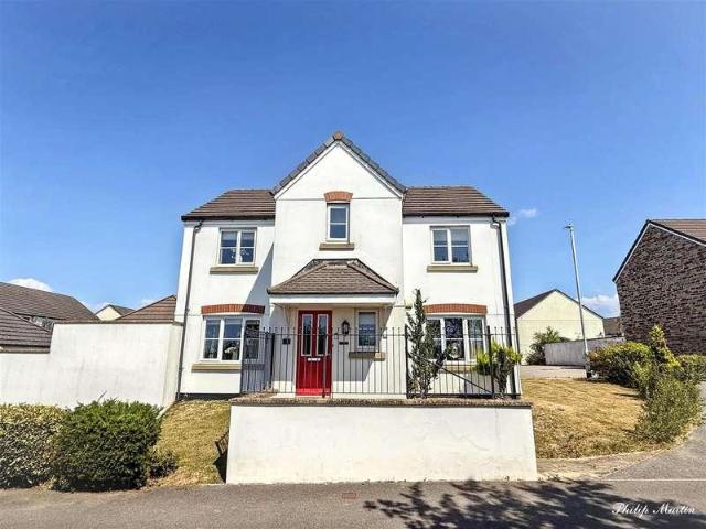 4 bed house for sale