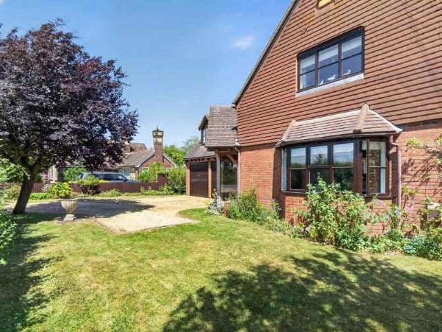 4 bed house for sale