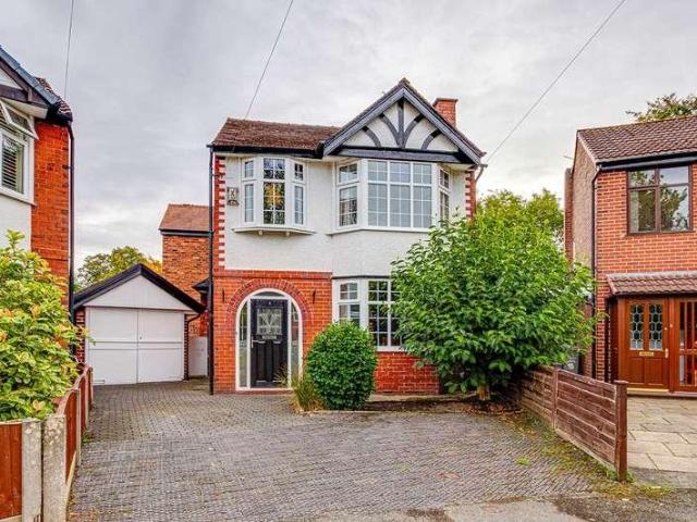 4 bed house for sale