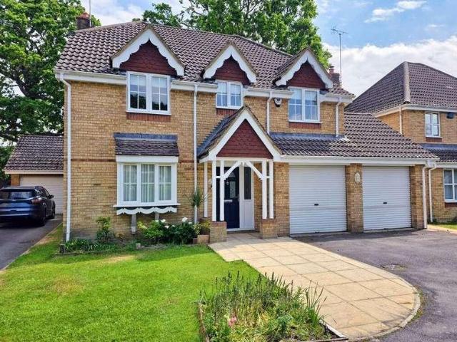 4 bed house for sale