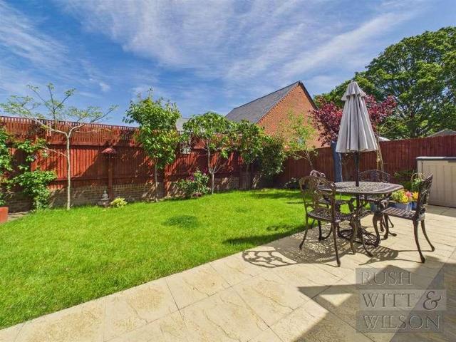 4 bed house for sale
