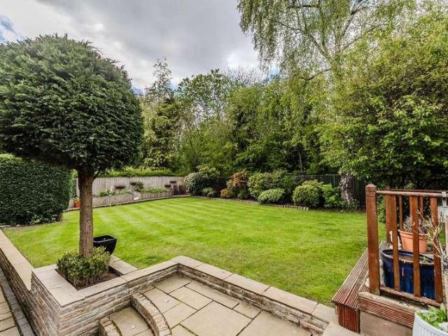 4 bed house for sale