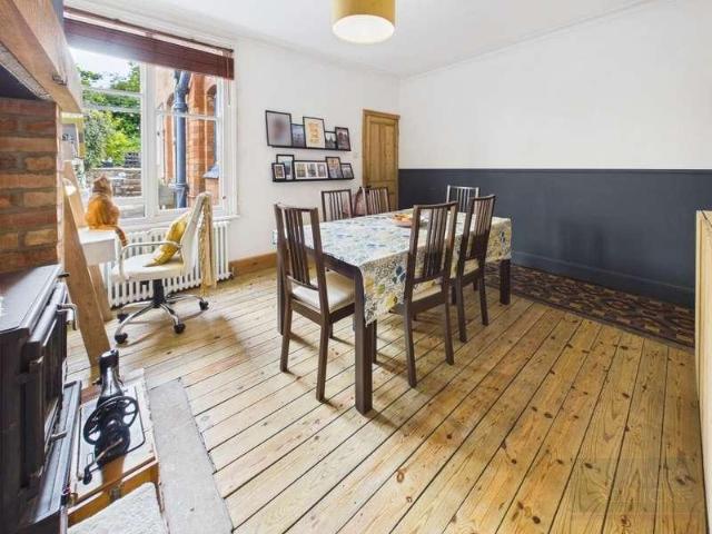 4 bed house for sale