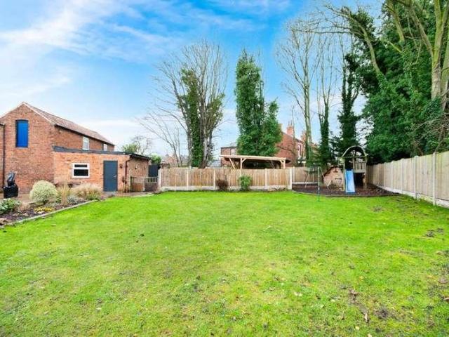 4 bed house for sale