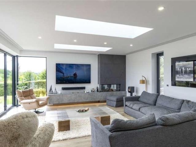4 bed house for sale