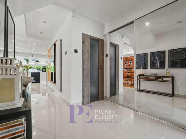 4 bed house for sale