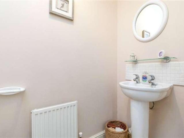 4 bed house for sale