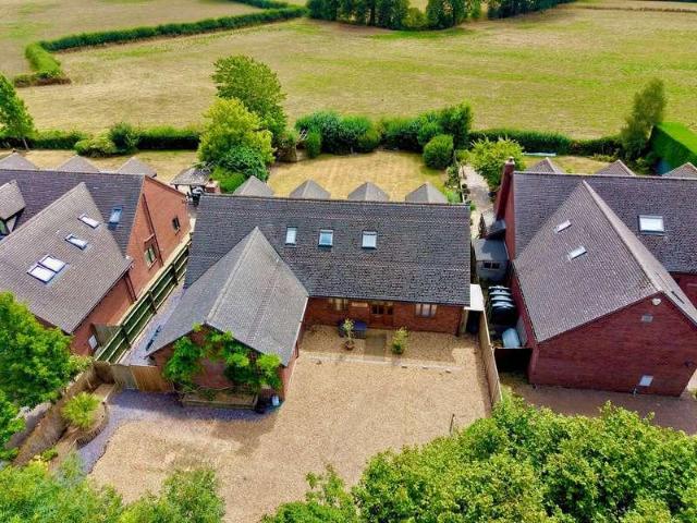 4 bed house for sale