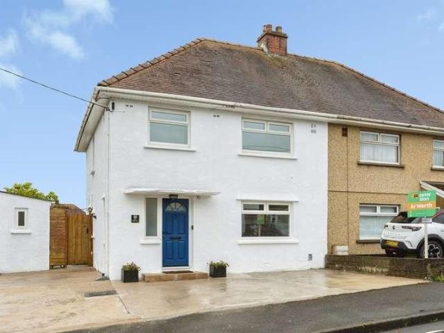 4 bed house for sale