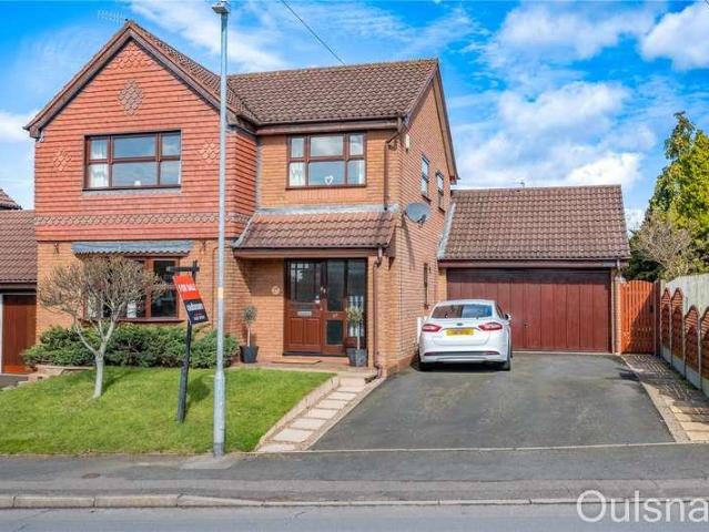 4 bed house for sale