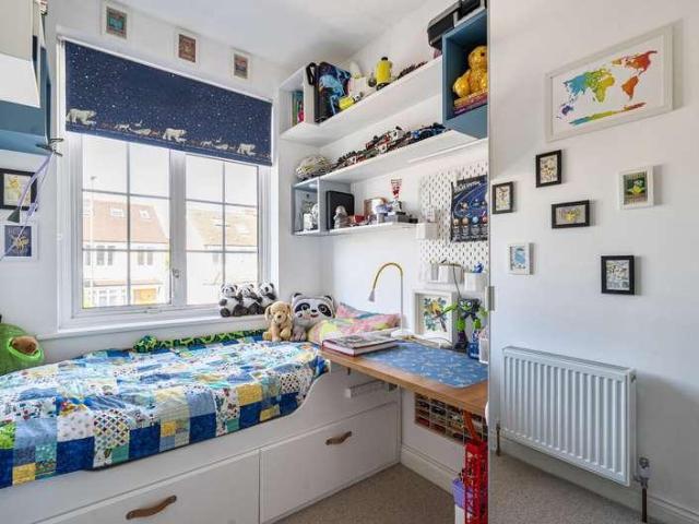 4 bed house for sale