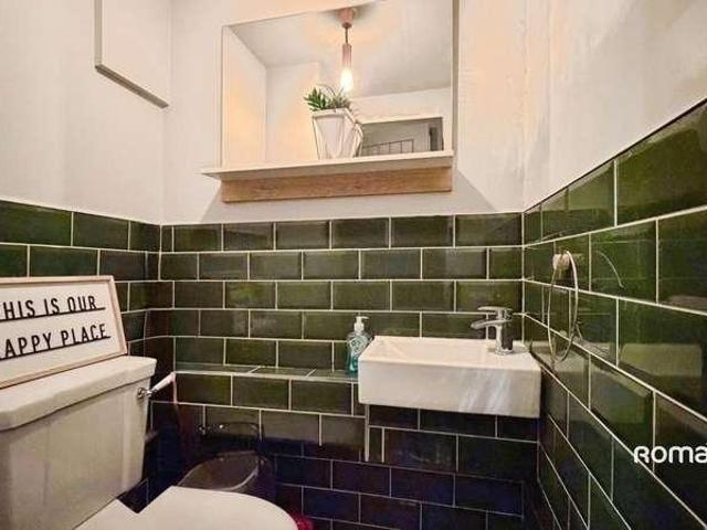 4 bed house for sale