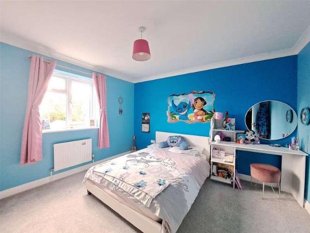 4 bed house for sale