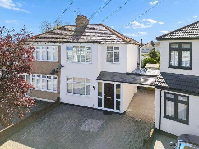 4 bed house for sale