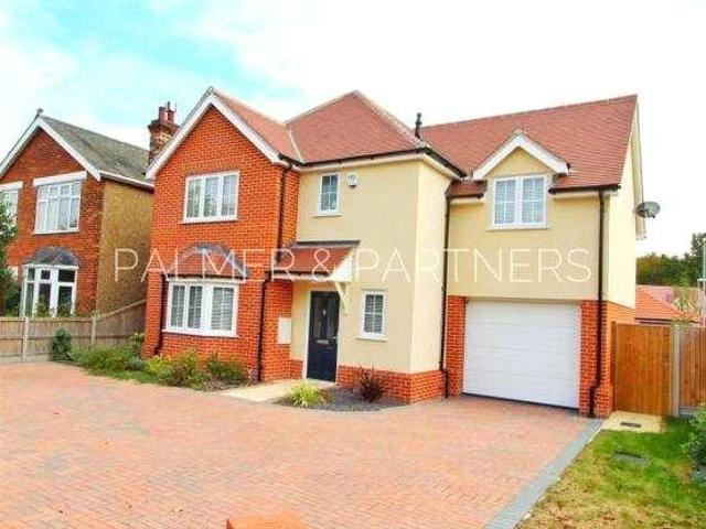 4 bed house for sale