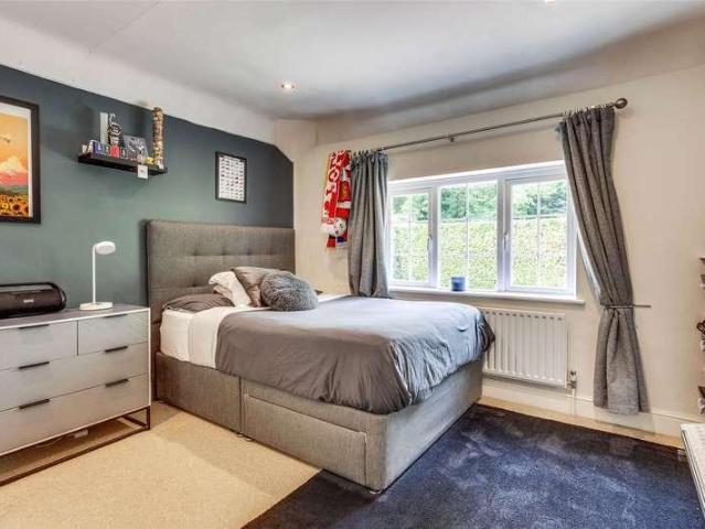 4 bed house for sale