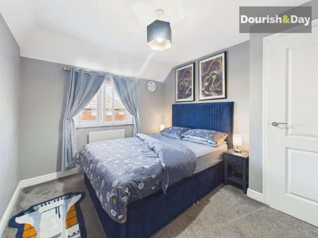 4 bed house for sale