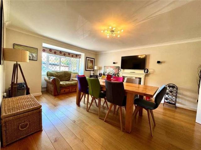 4 bed house for sale