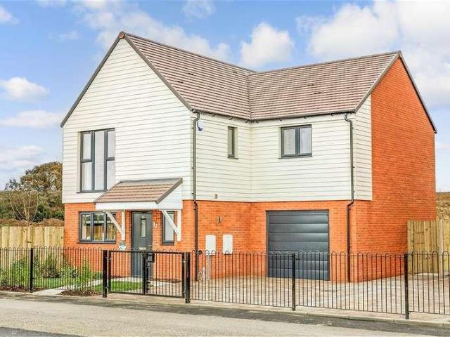 4 bed house for sale