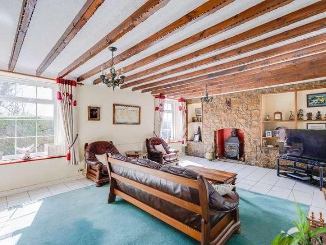 4 bed house for sale