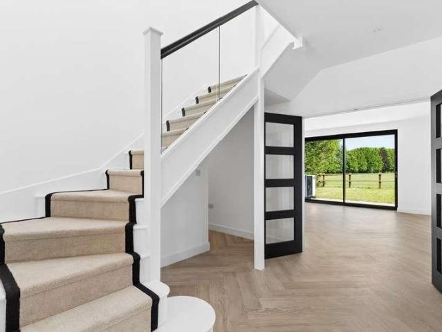 4 bed house for sale