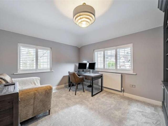 4 bed house for sale