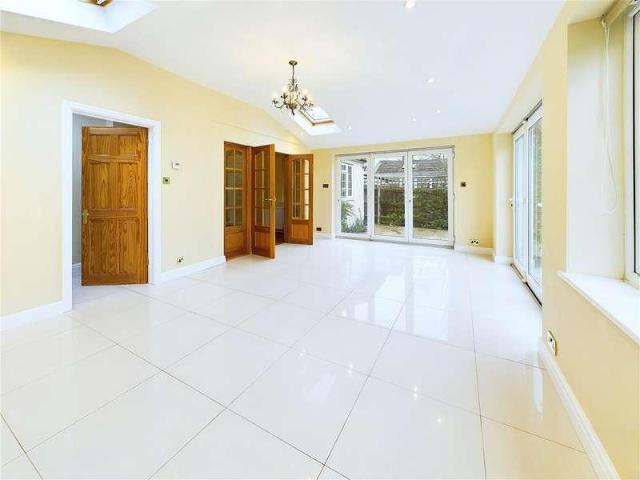4 bed house for sale