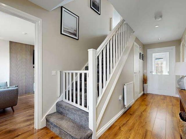 4 bed house for sale