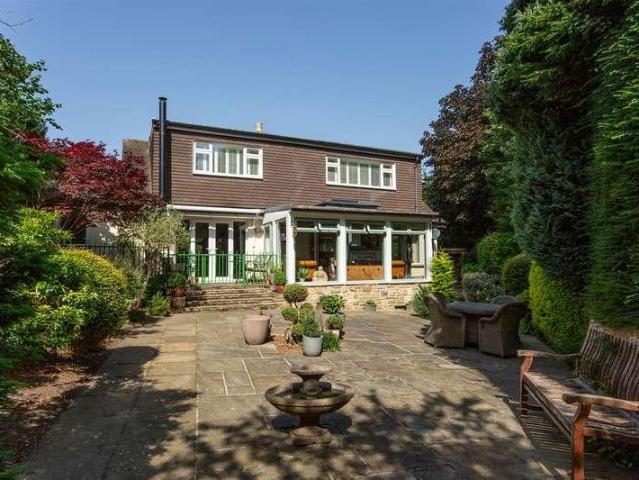 4 bed house for sale