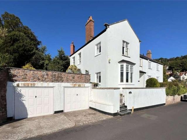 4 bed house for sale