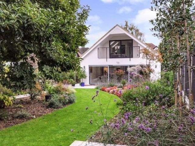 4 bed house for sale