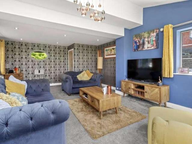 4 bed house for sale