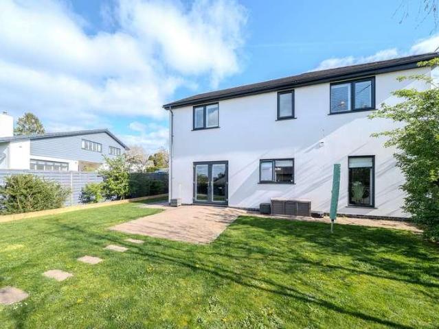 4 bed house for sale